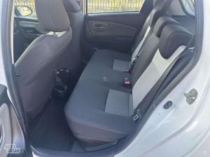 White Toyota Yaris 2018 in Vilnius, with an engine capacity of 1.50 L and mileage of 166 thousand km for 9950 €, photo 21 on AUTOMOTO.COM.LV
