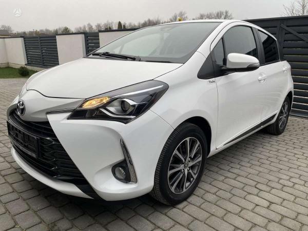White Toyota Yaris 2019 in Marijampole, with an engine capacity of 1.50 L and mileage of 38 thousand km for 10750 €, photo 1 on AUTOMOTO.COM.LV