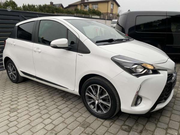 White Toyota Yaris 2019 in Marijampole, with an engine capacity of 1.50 L and mileage of 38 thousand km for 10750 €, photo 4 on AUTOMOTO.COM.LV