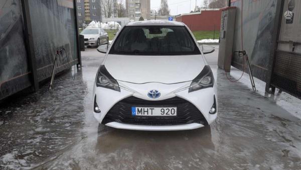 Balts Toyota Yaris 2019 Kaišiadorys, ar dzinēja tilpumu 1.50 L un nobraukumu 57 tūkst. km par 2600 €, foto 1 vietnē AUTOMOTO.COM.LV