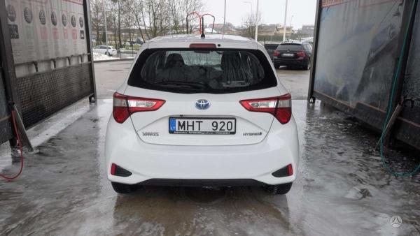 Balts Toyota Yaris 2019 Kaišiadorys, ar dzinēja tilpumu 1.50 L un nobraukumu 57 tūkst. km par 2600 €, foto 4 vietnē AUTOMOTO.COM.LV