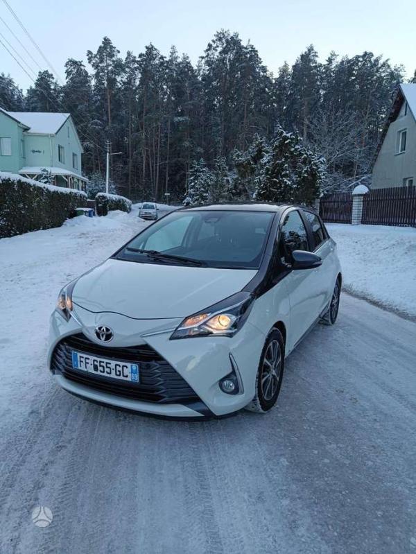 Balts Toyota Yaris 2019 Prienai, ar dzinēja tilpumu 1.00 L un nobraukumu 110 tūkst. km par 7550 €, foto 2 vietnē AUTOMOTO.COM.LV