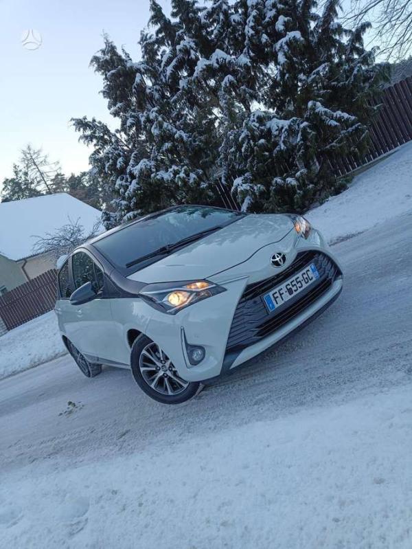 Balts Toyota Yaris 2019 Prienai, ar dzinēja tilpumu 1.00 L un nobraukumu 110 tūkst. km par 7550 €, foto 5 vietnē AUTOMOTO.COM.LV