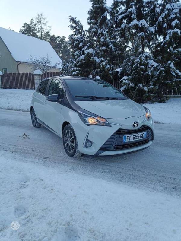 Balts Toyota Yaris 2019 Prienai, ar dzinēja tilpumu 1.00 L un nobraukumu 110 tūkst. km par 7550 €, foto 6 vietnē AUTOMOTO.COM.LV