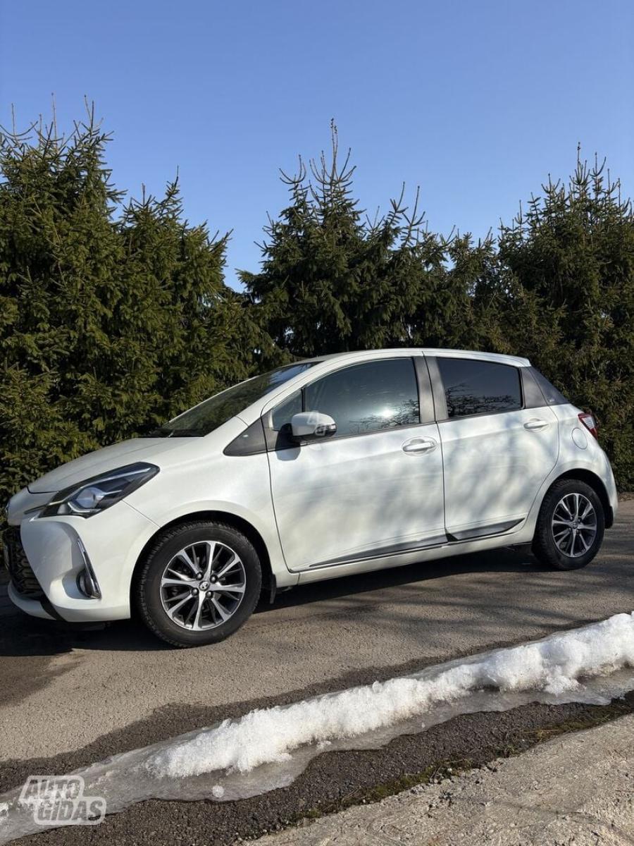 Balts Toyota Yaris 2019 Telšiai, ar dzinēja tilpumu 1.50 L un nobraukumu 70 tūkst. km par 12700 €, foto 4 vietnē AUTOMOTO.COM.LV