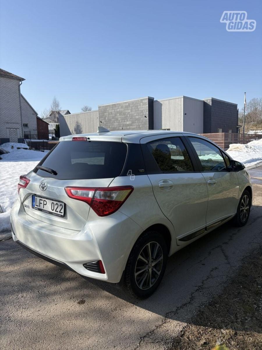 Balts Toyota Yaris 2019 Telšiai, ar dzinēja tilpumu 1.50 L un nobraukumu 70 tūkst. km par 12700 €, foto 6 vietnē AUTOMOTO.COM.LV