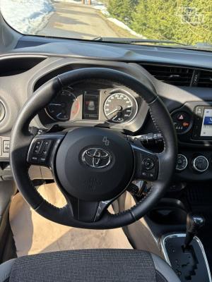 Balts Toyota Yaris 2019 Telšiai, ar dzinēja tilpumu 1.50 L un nobraukumu 70 tūkst. km par 12700 €, foto 9 vietnē AUTOMOTO.COM.LV