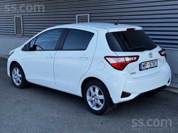 White Toyota Yaris 2019 in Riga, with an engine capacity of 1.50 L and mileage of 91 thousand km for 8900 €, photo 3 on AUTOMOTO.COM.LV