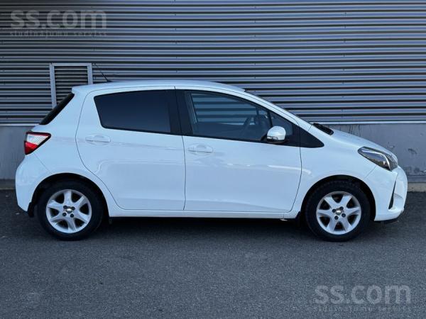 White Toyota Yaris 2019 in Riga, with an engine capacity of 1.50 L and mileage of 91 thousand km for 8900 €, photo 6 on AUTOMOTO.COM.LV