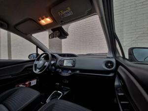 Balts Toyota Yaris 2019 Rīga, ar dzinēja tilpumu 1.50 L un nobraukumu 122 tūkst. km par 10590 €, foto 5 vietnē AUTOMOTO.COM.LV