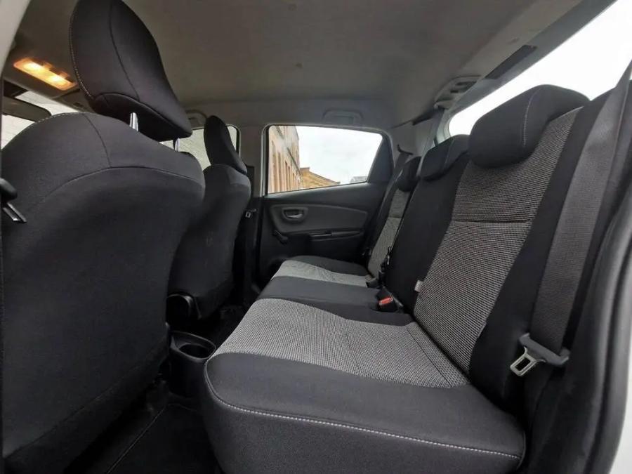 Balts Toyota Yaris 2019 Rīga, ar dzinēja tilpumu 1.50 L un nobraukumu 122 tūkst. km par 10590 €, foto 7 vietnē AUTOMOTO.COM.LV
