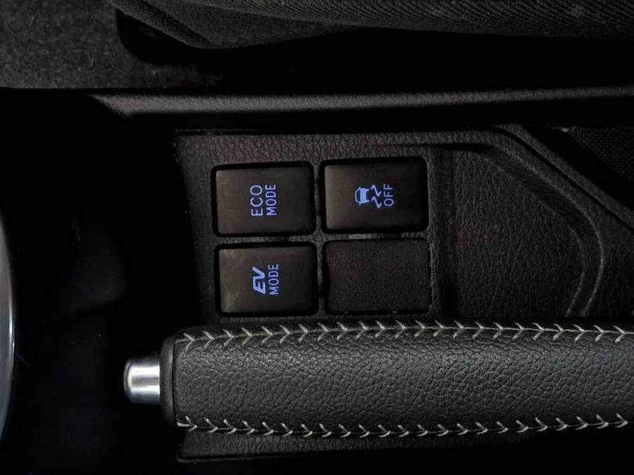 Balts Toyota Yaris 2019 Rīga, ar dzinēja tilpumu 1.50 L un nobraukumu 122 tūkst. km par 10590 €, foto 12 vietnē AUTOMOTO.COM.LV