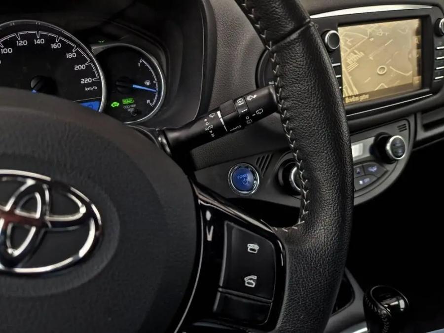 Balts Toyota Yaris 2019 Rīga, ar dzinēja tilpumu 1.50 L un nobraukumu 122 tūkst. km par 10590 €, foto 15 vietnē AUTOMOTO.COM.LV