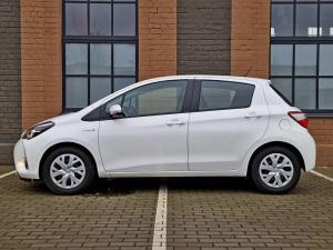 Balts Toyota Yaris 2019 Rīga, ar dzinēja tilpumu 1.50 L un nobraukumu 122 tūkst. km par 10590 €, foto 19 vietnē AUTOMOTO.COM.LV