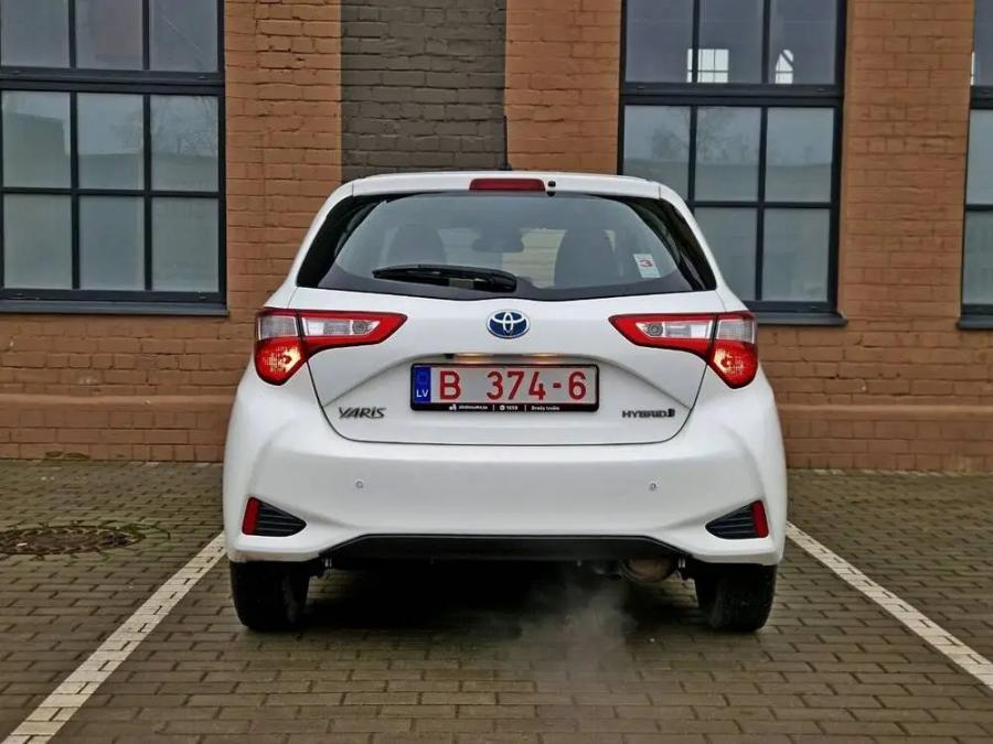 Balts Toyota Yaris 2019 Rīga, ar dzinēja tilpumu 1.50 L un nobraukumu 122 tūkst. km par 10590 €, foto 21 vietnē AUTOMOTO.COM.LV
