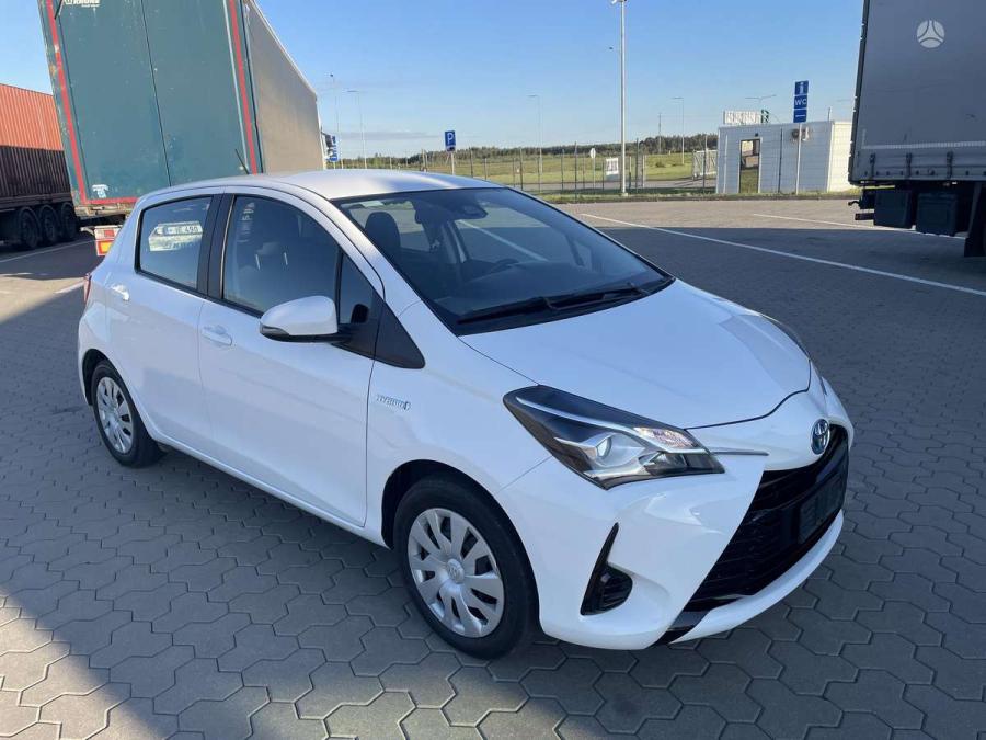 Белый Тойота Ярис 2019 в Вильнюс, объемом двигателя 1.50 л и пробегом 79 тыс. км за 9950 €, фото 1 на AUTOMOTO.COM.LV