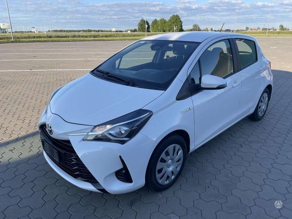 White Toyota Yaris 2019 in Vilnius, with an engine capacity of 1.50 L and mileage of 79 thousand km for 9950 €, photo 7 on AUTOMOTO.COM.LV