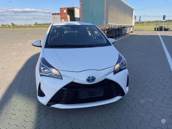 White Toyota Yaris 2019 in Vilnius, with an engine capacity of 1.50 L and mileage of 79 thousand km for 9950 €, photo 10 on AUTOMOTO.COM.LV