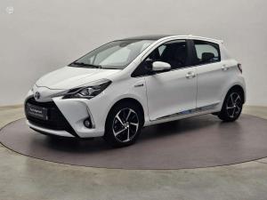 White Toyota Yaris 2019 in Panevezys, with an engine capacity of 1.50 L and mileage of 44 thousand km for 15390 €, photo  on AUTOMOTO.COM.LV