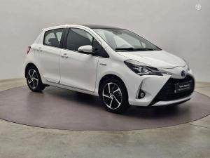 White Toyota Yaris 2019 in Panevezys, with an engine capacity of 1.50 L and mileage of 44 thousand km for 15390 €, photo 4 on AUTOMOTO.COM.LV