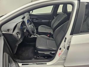White Toyota Yaris 2019 in Panevezys, with an engine capacity of 1.50 L and mileage of 44 thousand km for 15390 €, photo 9 on AUTOMOTO.COM.LV