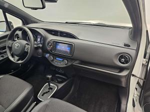 White Toyota Yaris 2019 in Panevezys, with an engine capacity of 1.50 L and mileage of 44 thousand km for 15390 €, photo 19 on AUTOMOTO.COM.LV