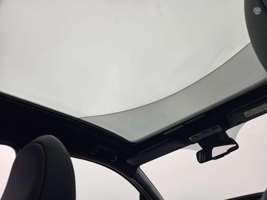 White Toyota Yaris 2019 in Panevezys, with an engine capacity of 1.50 L and mileage of 44 thousand km for 15390 €, photo 21 on AUTOMOTO.COM.LV