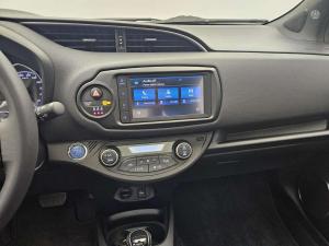 White Toyota Yaris 2019 in Panevezys, with an engine capacity of 1.50 L and mileage of 44 thousand km for 15390 €, photo 33 on AUTOMOTO.COM.LV