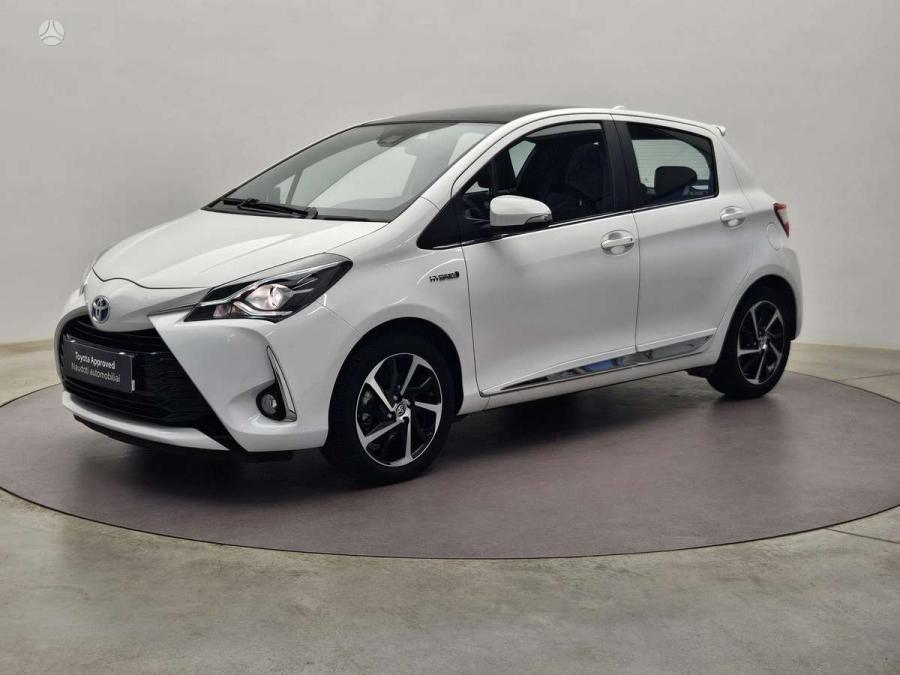 White Toyota Yaris 2019 in Panevezys, with an engine capacity of 1.50 L and mileage of 44 thousand km for 15390 €, photo 35 on AUTOMOTO.COM.LV