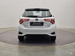 White Toyota Yaris 2019 in Panevezys, with an engine capacity of 1.50 L and mileage of 44 thousand km for 15390 €, photo 40 on AUTOMOTO.COM.LV