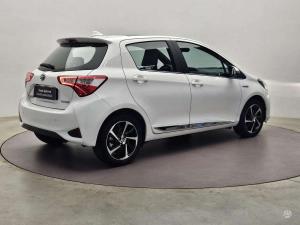 White Toyota Yaris 2019 in Panevezys, with an engine capacity of 1.50 L and mileage of 44 thousand km for 15390 €, photo 41 on AUTOMOTO.COM.LV