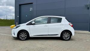 White Toyota Yaris 2019 in Vilnius, with an engine capacity of 1.50 L and mileage of 91 thousand km for 12990 €, photo 9 on AUTOMOTO.COM.LV