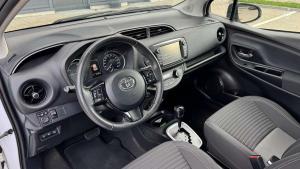 White Toyota Yaris 2019 in Vilnius, with an engine capacity of 1.50 L and mileage of 91 thousand km for 12990 €, photo 16 on AUTOMOTO.COM.LV