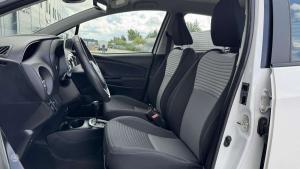 White Toyota Yaris 2019 in Vilnius, with an engine capacity of 1.50 L and mileage of 91 thousand km for 12990 €, photo 17 on AUTOMOTO.COM.LV