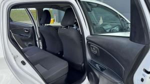 White Toyota Yaris 2019 in Vilnius, with an engine capacity of 1.50 L and mileage of 91 thousand km for 12990 €, photo 20 on AUTOMOTO.COM.LV