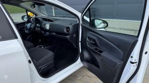 White Toyota Yaris 2019 in Vilnius, with an engine capacity of 1.50 L and mileage of 91 thousand km for 12990 €, photo 21 on AUTOMOTO.COM.LV