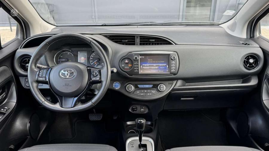 White Toyota Yaris 2019 in Vilnius, with an engine capacity of 1.50 L and mileage of 91 thousand km for 12990 €, photo 23 on AUTOMOTO.COM.LV