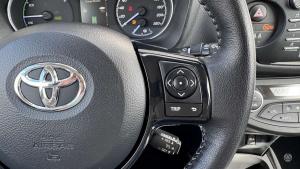 White Toyota Yaris 2019 in Vilnius, with an engine capacity of 1.50 L and mileage of 91 thousand km for 12990 €, photo 26 on AUTOMOTO.COM.LV