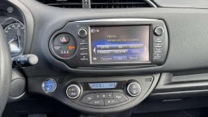 White Toyota Yaris 2019 in Vilnius, with an engine capacity of 1.50 L and mileage of 91 thousand km for 12990 €, photo 28 on AUTOMOTO.COM.LV
