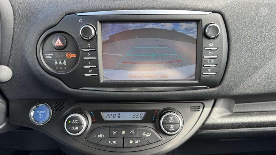White Toyota Yaris 2019 in Vilnius, with an engine capacity of 1.50 L and mileage of 91 thousand km for 12990 €, photo 30 on AUTOMOTO.COM.LV