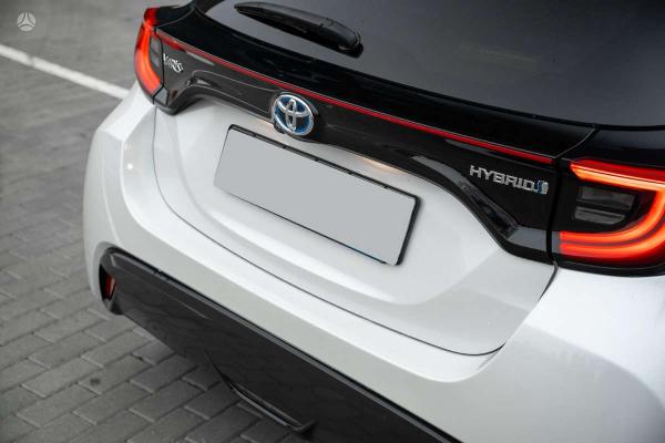 Balts Toyota Yaris 2020 Viļņa, ar dzinēja tilpumu 1.49 L un nobraukumu 90 tūkst. km par 15900 €, foto 11 vietnē AUTOMOTO.COM.LV