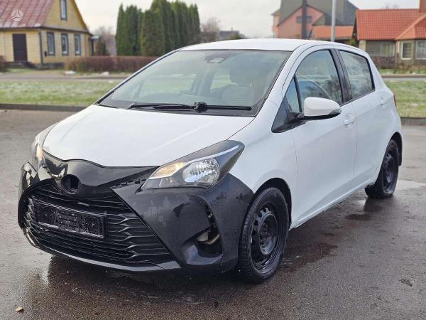 White Toyota Yaris 2020 in Rokiskis, with an engine capacity of 1.50 L and mileage of 174 thousand km for 4150 €, photo 3 on AUTOMOTO.COM.LV