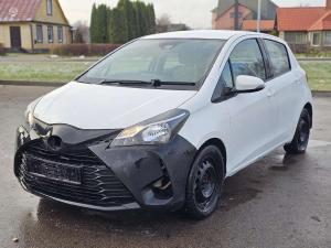 White Toyota Yaris 2020 in Rokiskis, with an engine capacity of 1.50 L and mileage of 174 thousand km for 4150 €, photo 3 on AUTOMOTO.COM.LV