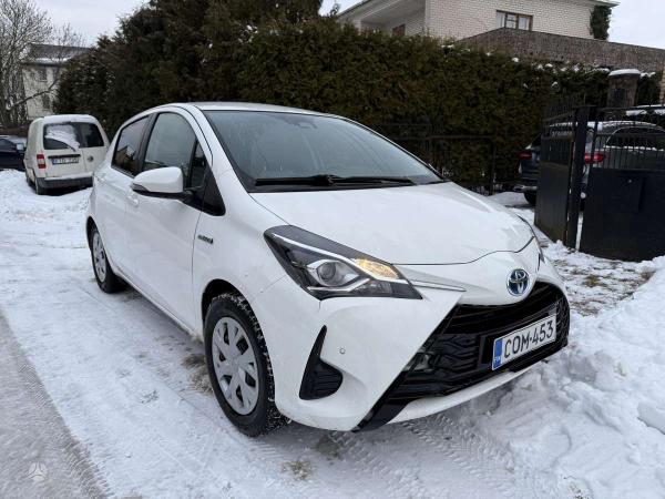 Balts Toyota Yaris 2020 Kauņa, ar dzinēja tilpumu 1.50 L un nobraukumu 180 tūkst. km par 7200 €, foto 1 vietnē AUTOMOTO.COM.LV