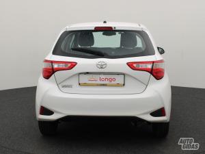 White Toyota Yaris 2020 in Vilnius, with an engine capacity of 1.00 L and mileage of 79 thousand km for 10699 €, photo 5 on AUTOMOTO.COM.LV