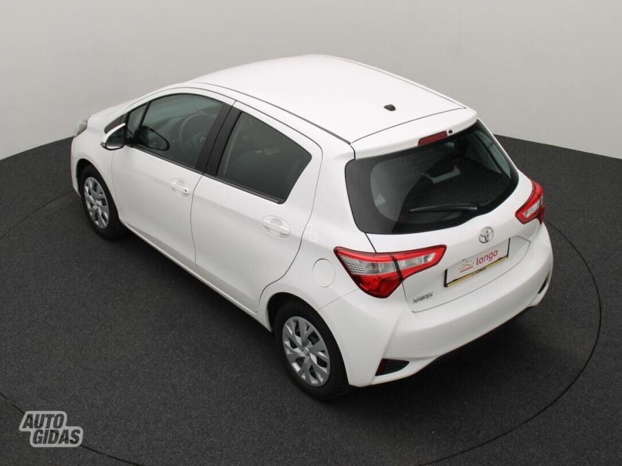 White Toyota Yaris 2020 in Vilnius, with an engine capacity of 1.00 L and mileage of 79 thousand km for 10699 €, photo 12 on AUTOMOTO.COM.LV