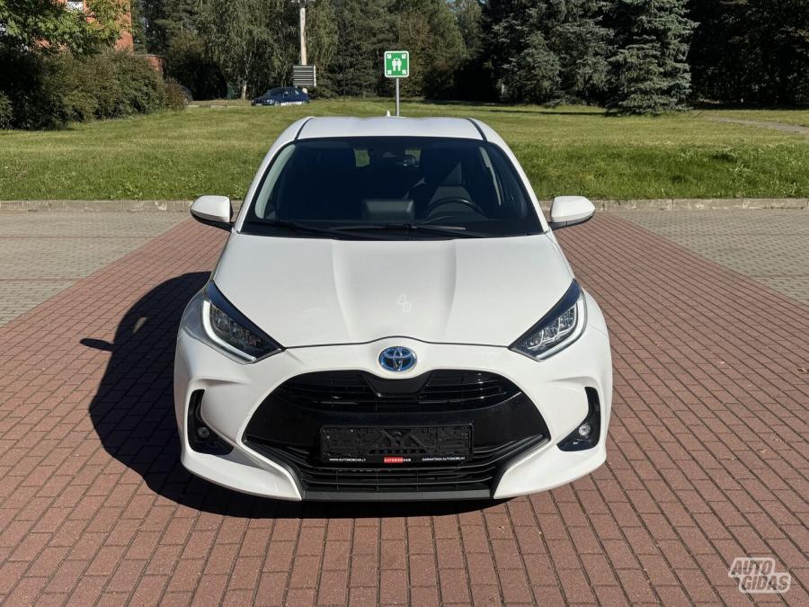 Balts Toyota Yaris 2020 Viļņa, ar dzinēja tilpumu 1.50 L un nobraukumu 211 tūkst. km par 11950 €, foto 3 vietnē AUTOMOTO.COM.LV
