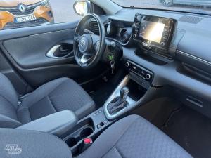 White Toyota Yaris 2020 in Vilnius, with an engine capacity of 1.50 L and mileage of 211 thousand km for 12550 €, photo 11 on AUTOMOTO.COM.LV