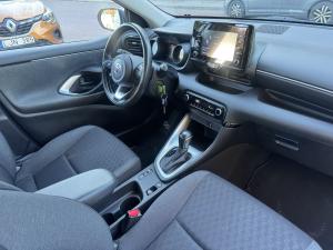 White Toyota Yaris 2020 in Vilnius, with an engine capacity of 1.50 L and mileage of 211 thousand km for 12550 €, photo 12 on AUTOMOTO.COM.LV