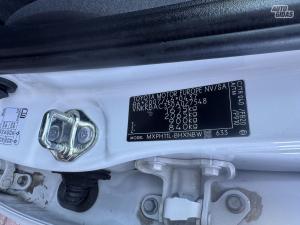 White Toyota Yaris 2020 in Vilnius, with an engine capacity of 1.50 L and mileage of 211 thousand km for 12550 €, photo 16 on AUTOMOTO.COM.LV